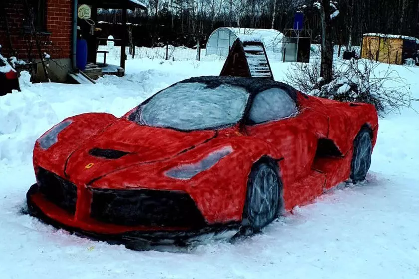 Ferrari LaFerrari-replika i naturlig størrelse er lavet udelukkende af sne 71178_1
