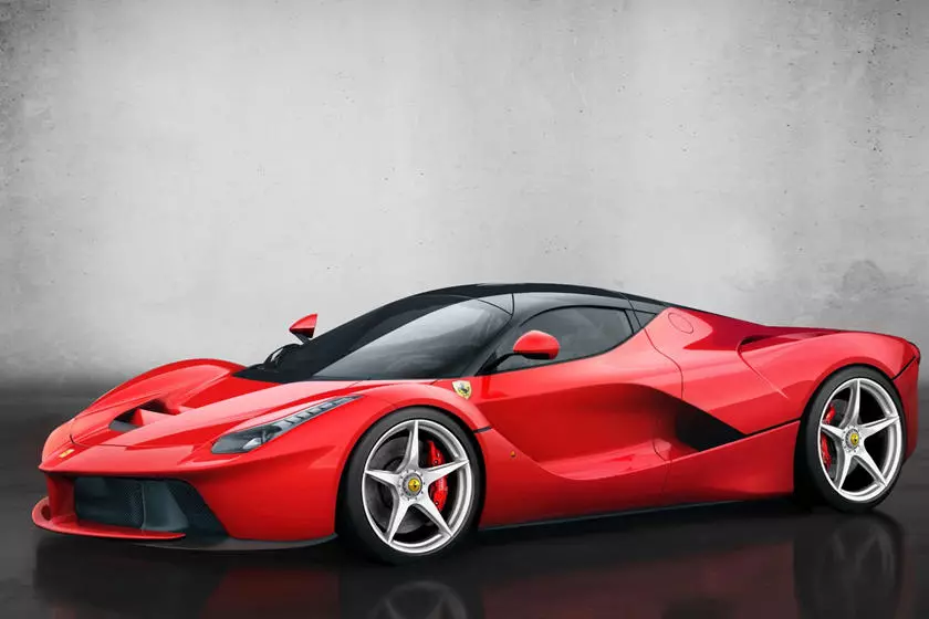 Vista frontal del Ferrari LaFerrari 2015
