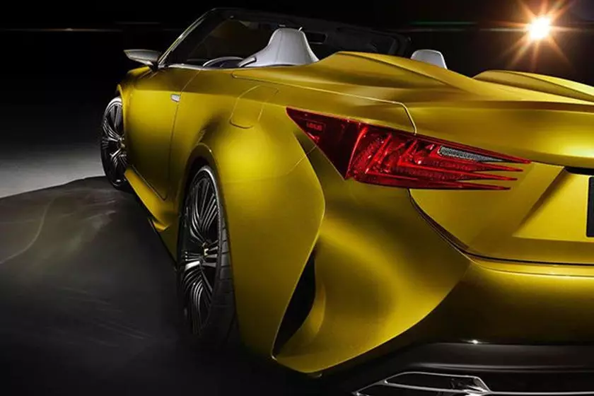 Lexus kunne konvertere en af sine biler til en cabriolet