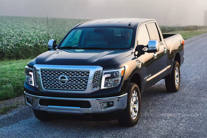 2019 Nissan Titan e Fumana Keketseho ea Theko e Itekanetseng 71203_4