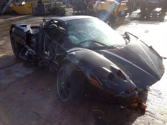 Hierdie Wrecked Pagani Zonda is te koop 71238_1