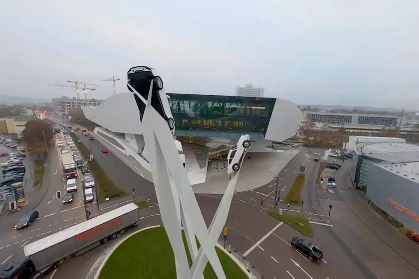 Kuckt eng Drone fléien duerch de Porsche Musée 71273_8