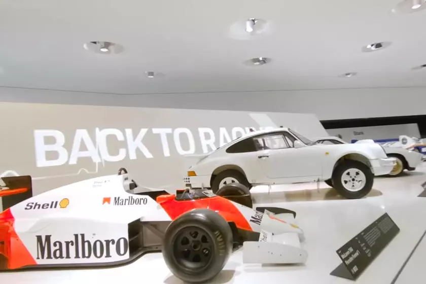 Tonton Drone Terbang Melalui Museum Porsche 71273_9