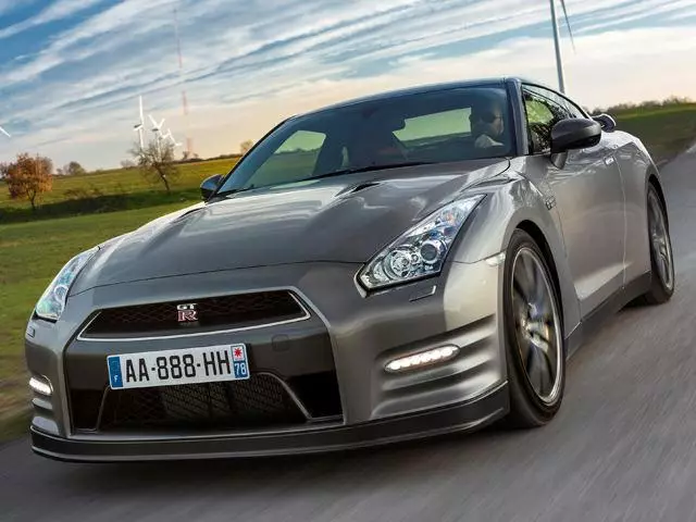 Nibyemewe: Nissan GT-R Ije muri 2016 71286_1