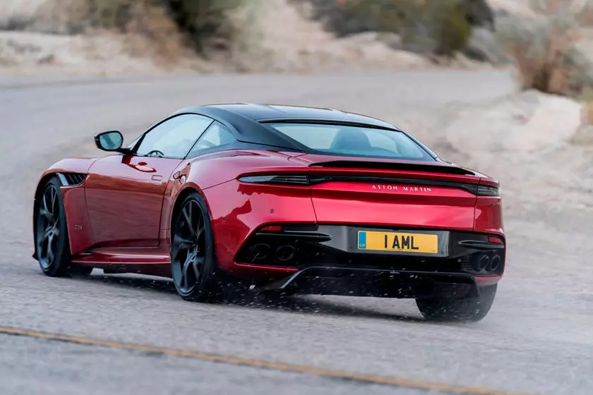 Незабаром вийде спеціальна версія Aston Martin DBS Superleggera 7128_7