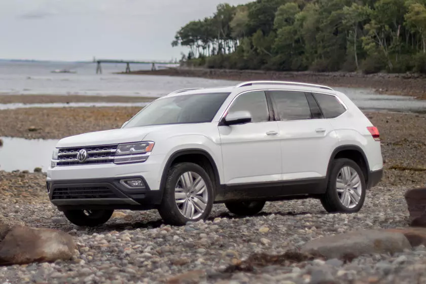 “Volkswagen” atlas konfigurasiýalarynyň aralygyny kesýär 71529_4