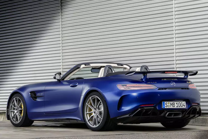 Kuyambitsa The Limited Edition Mercedes-AMG GT R Roadster 71710_6