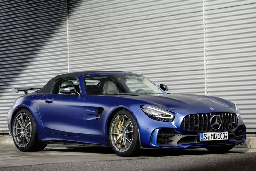 Kuyambitsa The Limited Edition Mercedes-AMG GT R Roadster 71710_8