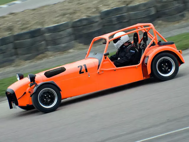 Track Day Icons: Caterham ៧ 71766_1
