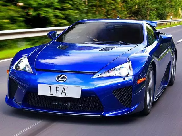 Proprietário do Lexus LFA odeia lombadas 72250_1