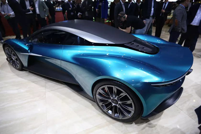 Aston Martin Vanquish Vision концепциясы келечектеги Ferrari Fighterди алдын ала көрөт 72300_14