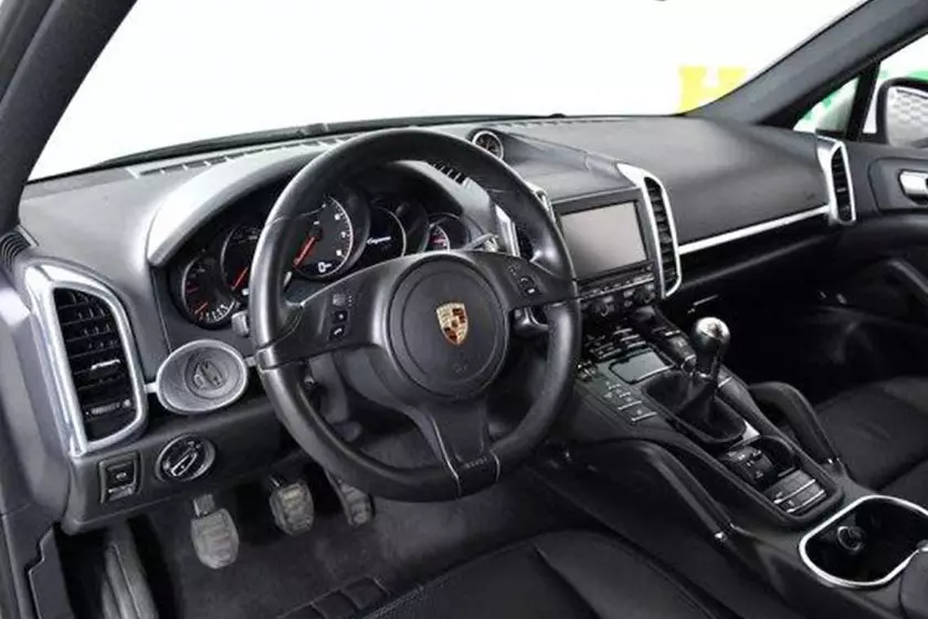 Ни өчен бу кулланма Porsche Cayenne киләчәктә коллекцияле 72532_12