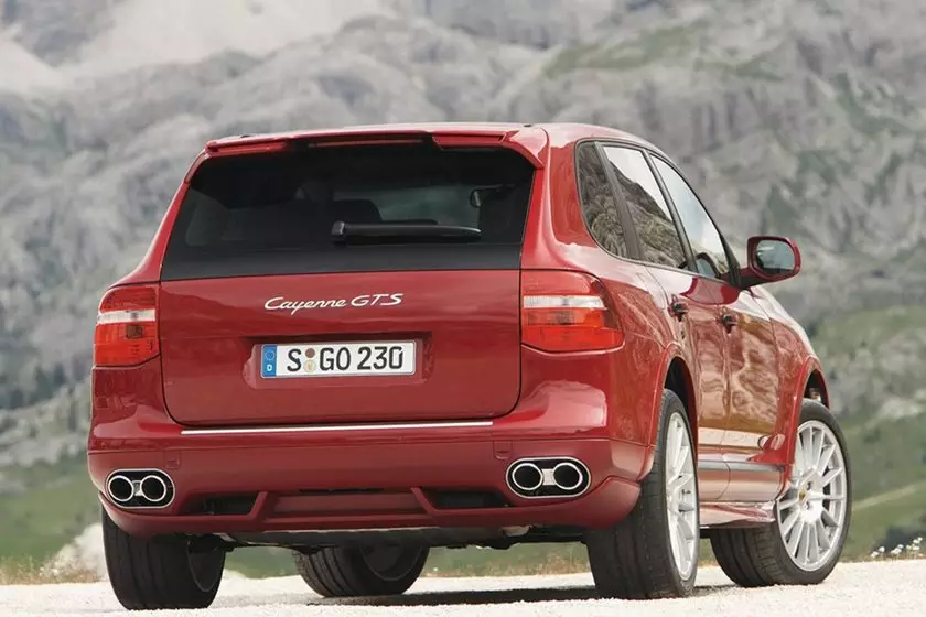 Ни өчен бу кулланма Porsche Cayenne киләчәктә коллекцияле 72532_2