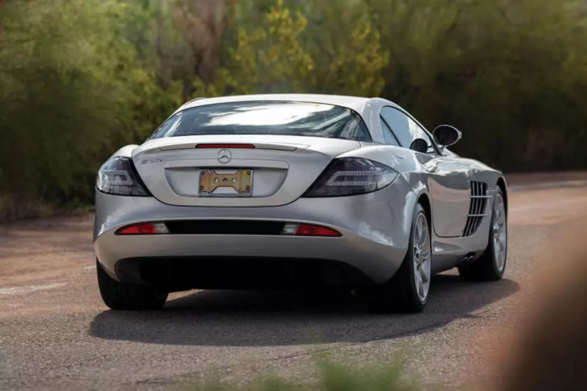 Mercedes SLR သည် စူပါကားစျေးနူန်းတစ်ခုဖြစ်သည်။ 7263_2