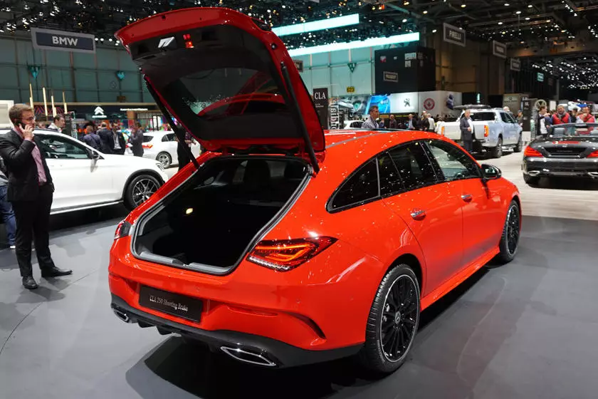 Bag-ong Mercedes CLA Shooting Brake Nagtanyag ug Dugang Kwarto sa Sulod 72704_3