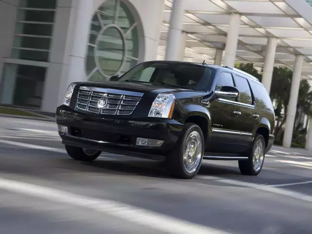 Ny Caddy's Escalade dia mety hiteraka fianakaviana ho azy 72912_3