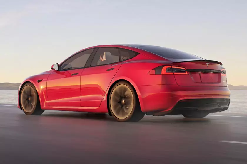 2021 Tesla Model S Gyrru Cefn Golwg Plaid