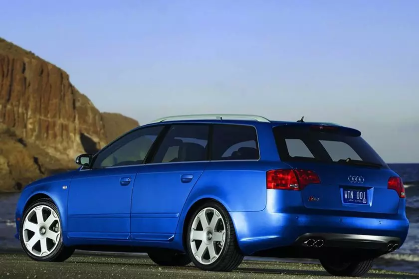 Rabljeni Audi S4 Wagon je tisto, o čemer bi morali sanjati vsi navdušenci 72977_2