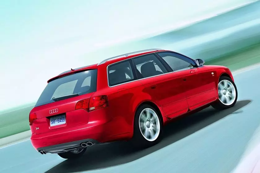 İşlənmiş Audi S4 Vaqonu Bütün Həvəskarların Almaq Xəyalında Olduğu Odur 72977_3