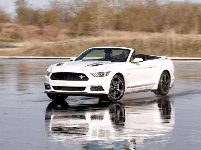 Prognozujący branżę mówi, że następny Ford Mustang pojawi się wcześniej niż planowano 73110_3