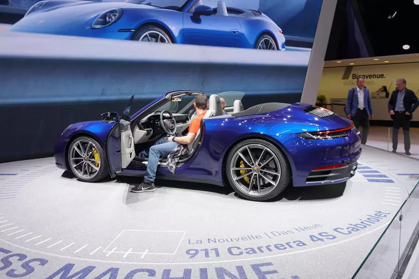 2020 Porsche 911 Cabriolet ने जिनिव्हा येथे कव्हर तोडले 73141_10