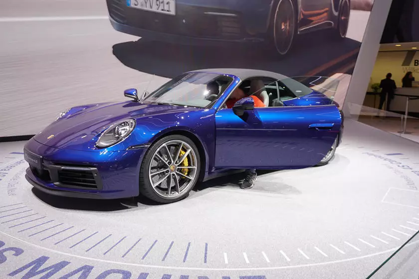 2020 Porsche 911 Cabriolet Cenevrədə Qapağı Sökülür 73141_7