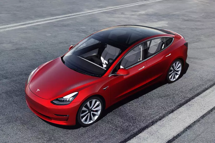 Teslas huma wisq affidabbli għal manutenzjoni regolari 73222_9