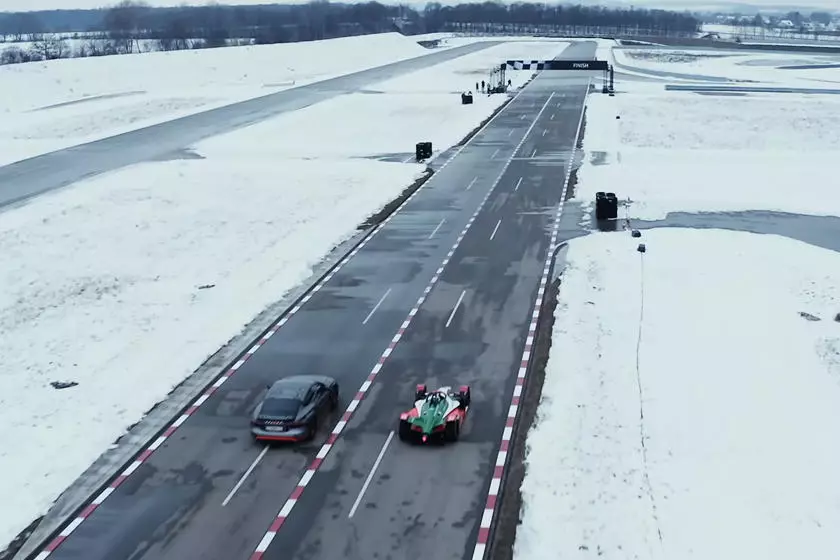 Drag Race: Audi RS e-tron GT Vs. Formula E autó 73251_4