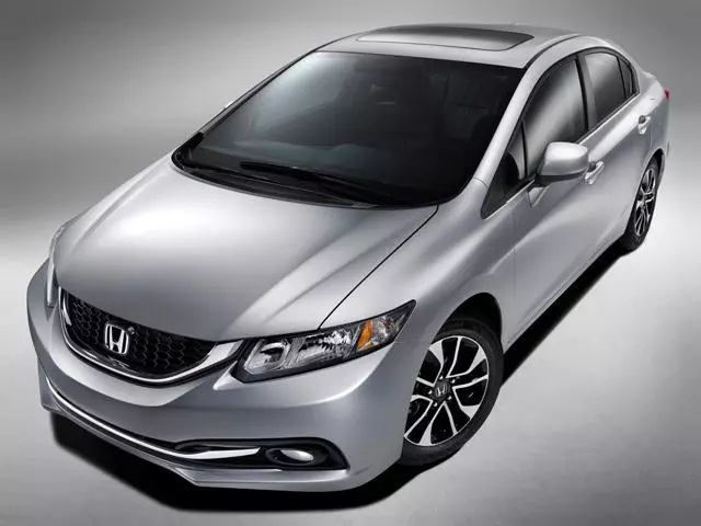 Sozên Honda 2013 Civic tê rast kirin 73380_1