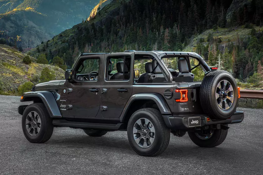 Ford Bronco အသစ်သည် Jeep Wrangler ၏ အဆိုးရွားဆုံး အိပ်မက်ဆိုး ဖြစ်လာမည်ဖြစ်သည်။ 73439_9