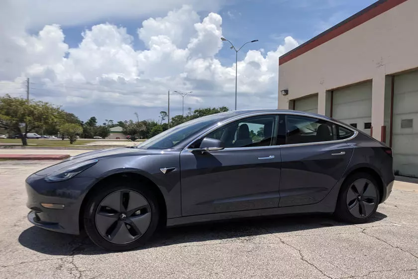 Tesla mund të bëhet një kompani private për 420 dollarë për aksion 73561_6