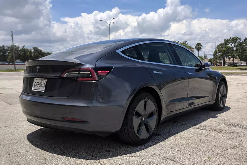 A Tesla magáncéggé válhat részvényenként 420 dollárért 73561_7