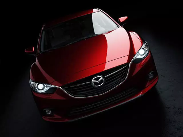 2014 Mazda6 Striptease na-aga n'ihu 73695_1