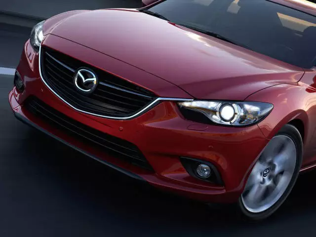 2014 Mazda6 Striptease na-aga n'ihu 73695_2