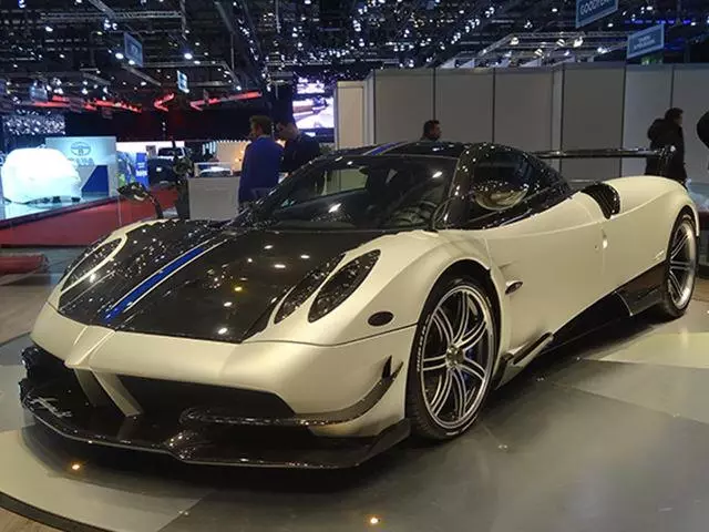 Muhteşem Pagani Huayra BC Cenevre'yi Vuruyor: Kelimeler Adaleti Sağlamıyor 73710_1