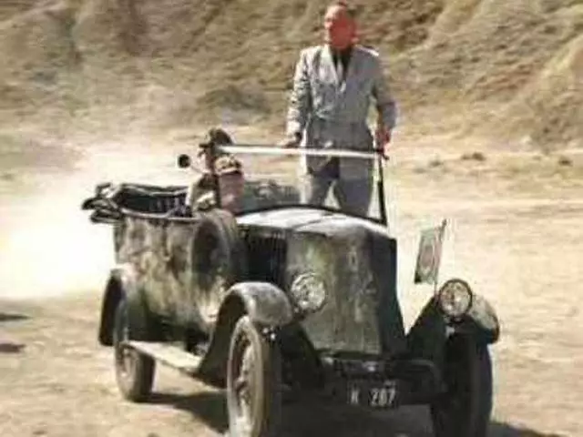 လေလံ- 1928 Renault သည် Indiana Jones ရုပ်ရှင်ကားဖြစ်ခဲ့သည်။ 73797_4