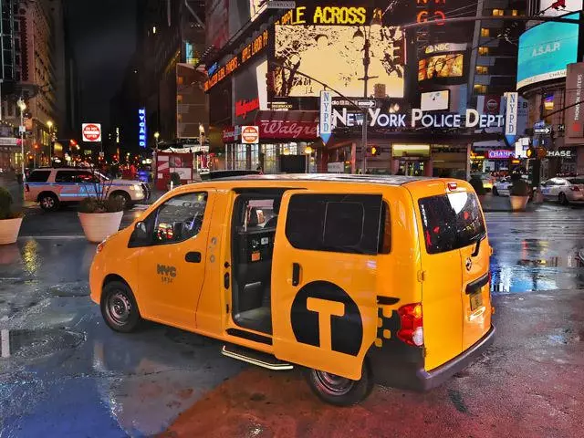 Il monopolio dei taxi di New York di Nissan è stato esilarante e problematico 73839_3