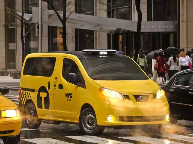 Il monopolio dei taxi di New York di Nissan è stato esilarante e problematico 73839_4