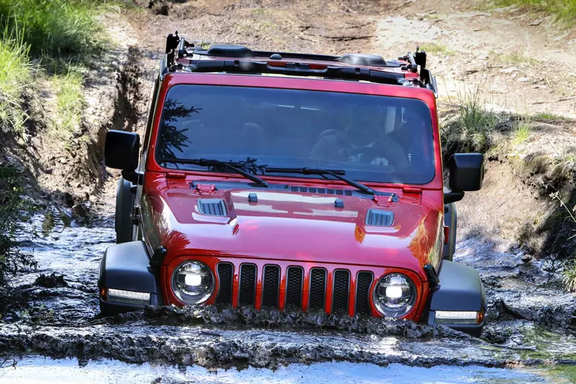 بۇ يەردە ياۋروپانىڭ 2019-يىللىق Jeep Wrangler ئۈچۈن دىزېل موتورى بار 73847_6