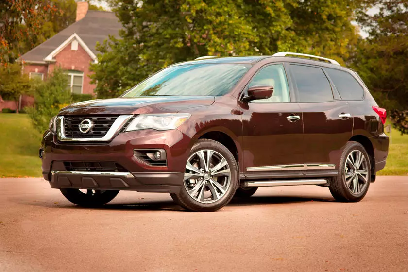 Naanị Nissan Pathfinder Trim Level abụọ 2019 abawanyela na ọnụahịa 73955_1