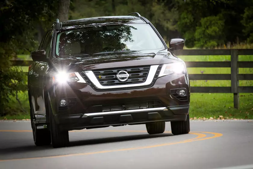 Naanị Nissan Pathfinder Trim Level abụọ 2019 abawanyela na ọnụahịa 73955_2