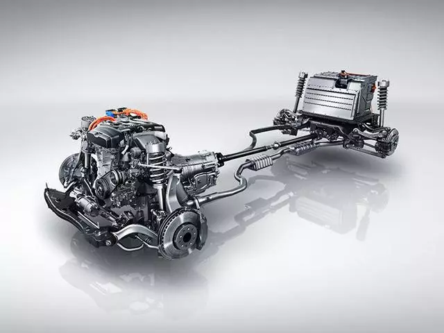 Cadillac gleicht den ELR mit einem erstaunlich schnellen CT6-Hybrid aus 74008_2