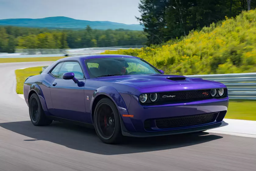 Dodge Challenger's 5.7-Liter V8 Hemi Adzasinthidwa Ndi Inline Six? 7414_1