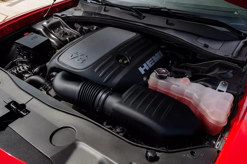 Dodge Challenger's 5.7-Liter V8 Hemi Adzasinthidwa Ndi Inline Six? 7414_5