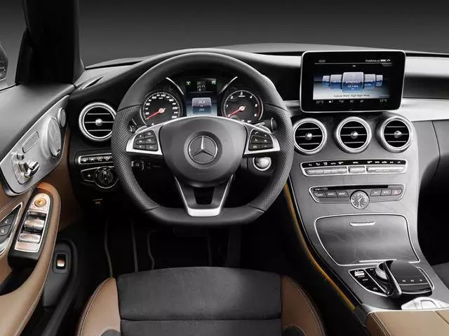 Mercedes C-Class နှင့် AMG C43 သည် နွေရာသီအတွက် အကောင်းဆုံးဖြစ်သည်။ 74187_2