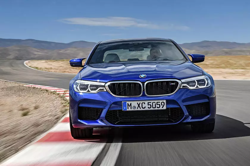 2018 BMW M5 లోపభూయిష్ట ఇంధన గేజ్ల కారణంగా రీకాల్ చేయబడింది 74560_6