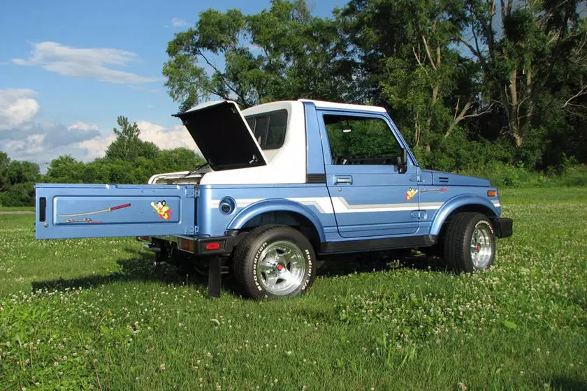 အပတ်စဉ် Craigslist Hidden Treasure: 1986 Suzuki Samurai JX 4x4 74626_6