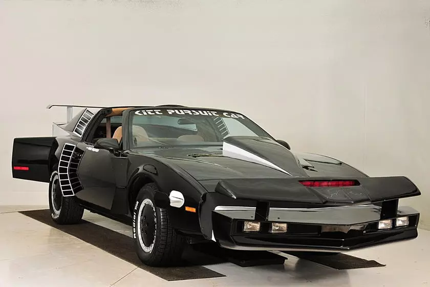 Сіз Knight Rider компаниясының түпнұсқа КИТТіне ие бола аласыз 74666_4