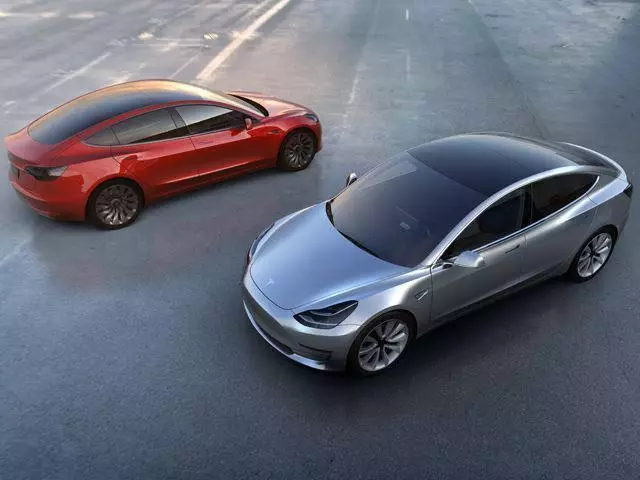 Tesla GM-ді басып озып, АҚШ-тағы ең ірі автомобиль өндірушісі болды 74728_2