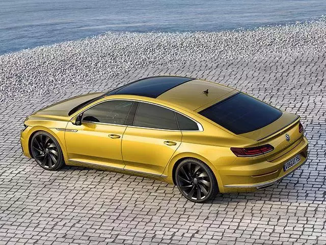 La Volkswagen Arteon sembra sbalorditiva come una station wagon 74767_3